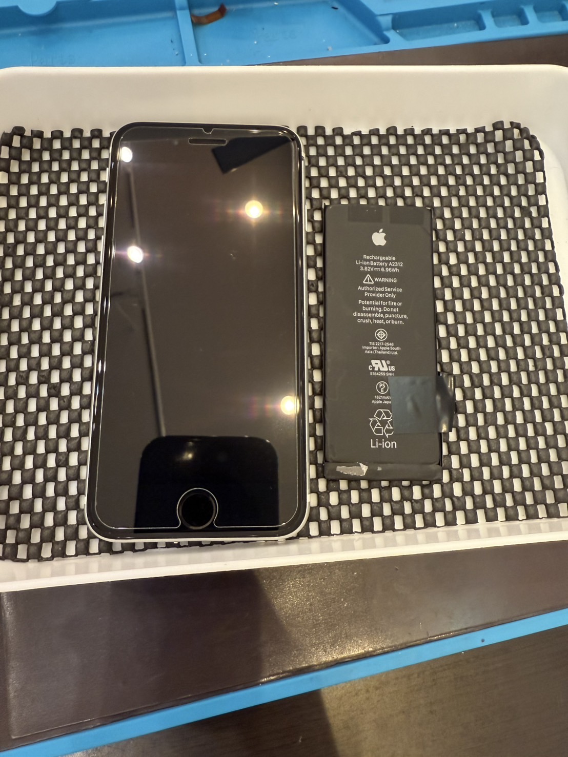 iPhoneSE2 バッテリー交換 吹田市からご来店【ららぽーとエキスポシティ店】 - iPhone修理 スマートクール エトレとよなか店・ららぽーとEXPOCITY店